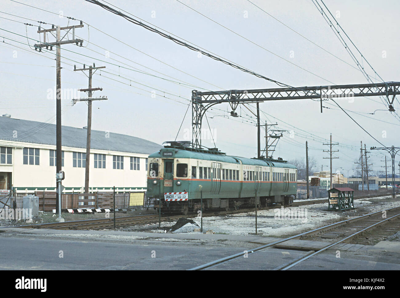 CTA southbound articulated Skokie Swift train approaching Oakton St. in ...