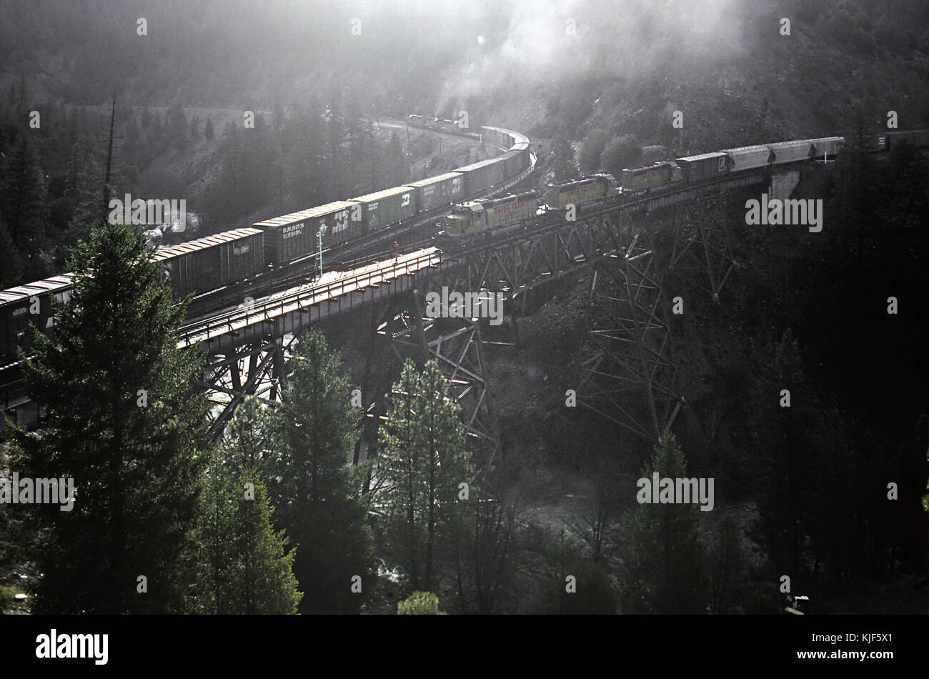A photograph of Roger Puta's UP freight trains, showcasing the ...
