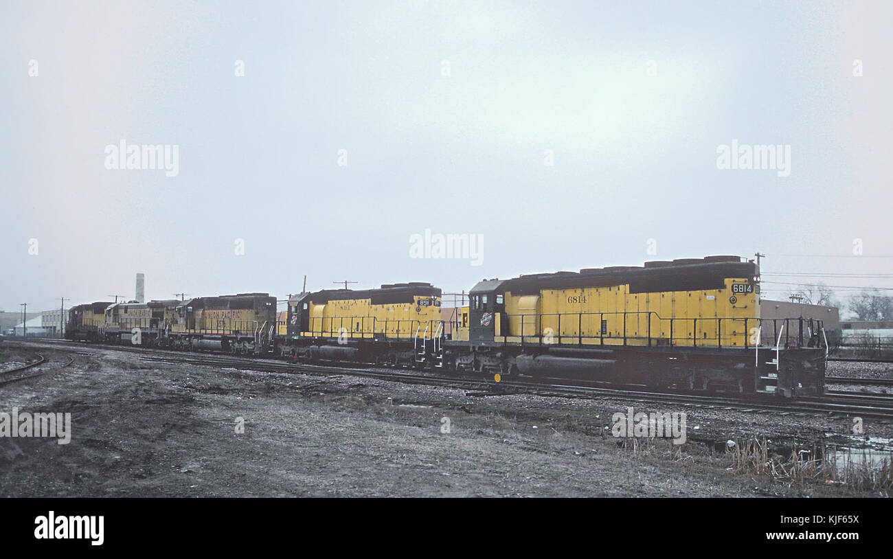 C&NW GP50 5092, UP C30 7 2465, UP SD40 2 3576, CNW SD40 891, and and SD40 2 6814 at CP Hill in ...