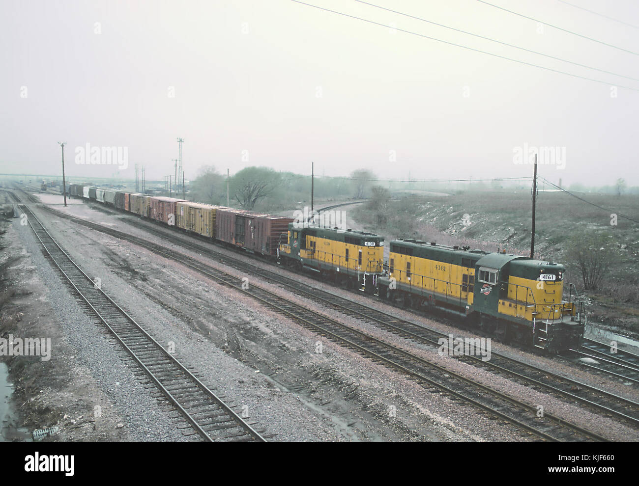 C&NW GP7Rs 4167 and 4138 at CP Hill in Melrose Park in April 1985 (29803879205 Stock Photo - Alamy