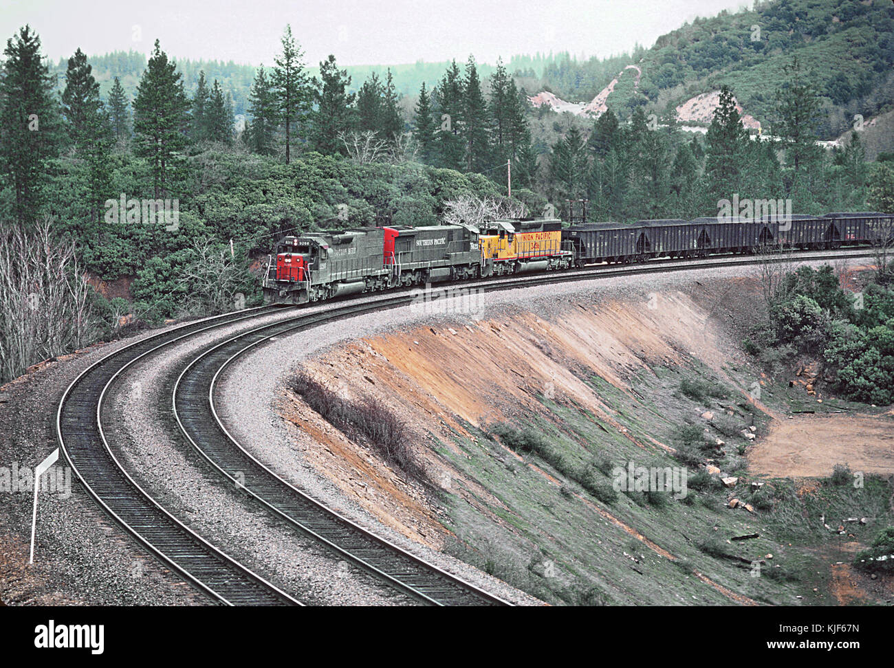 SP 9266 the RGRVZ at Carpenter Rd crossing with Long Ravine bridge in ...