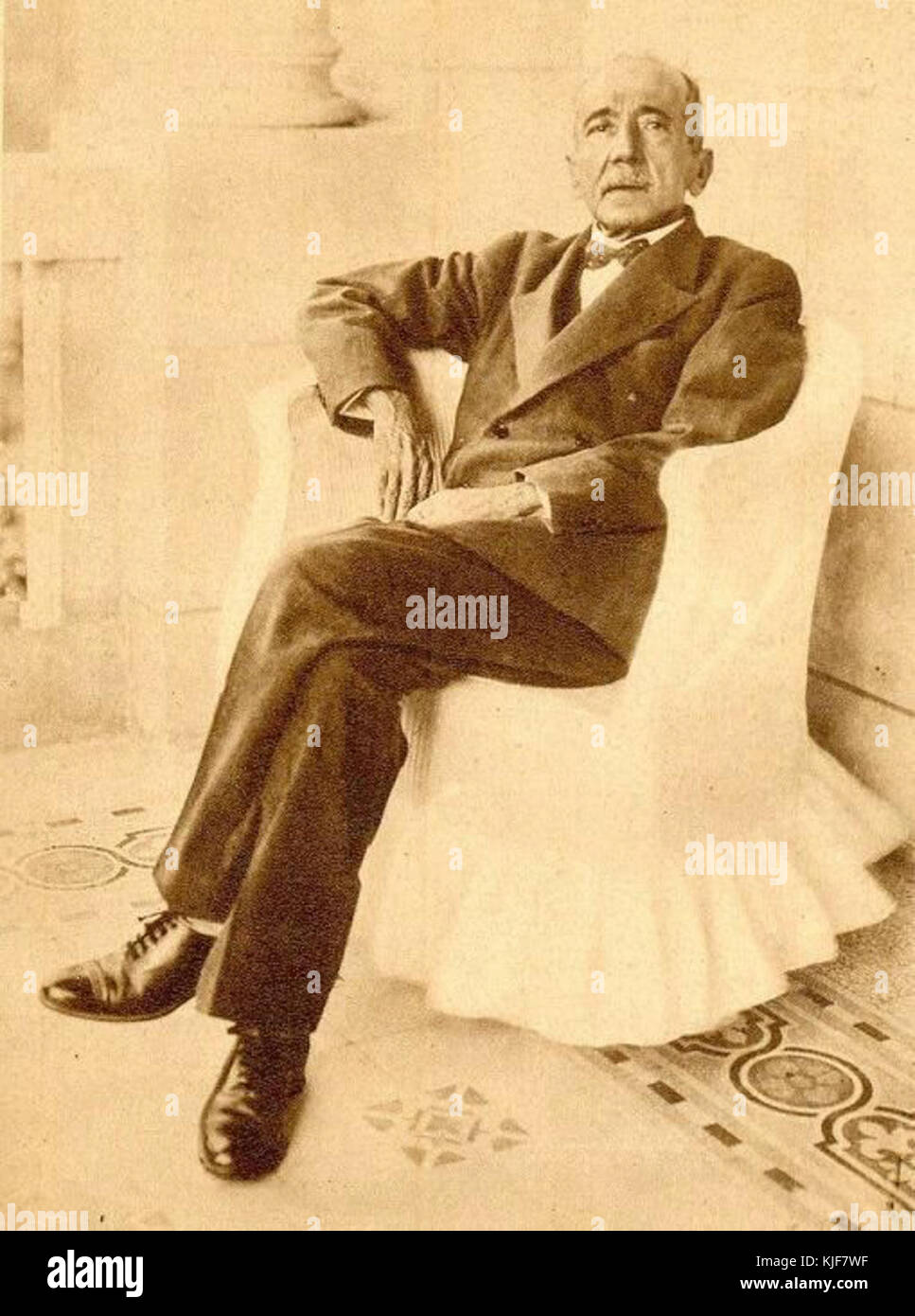 Ahmed Shawky photo at his Palace 1930s Stock Photo - Alamy