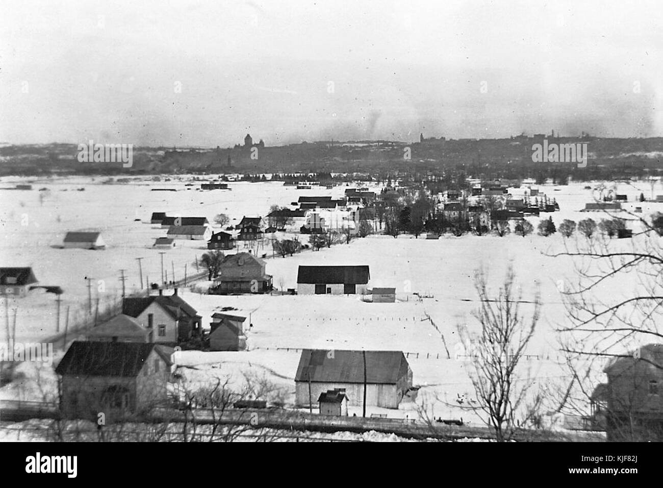 Charlesbourg La 1re Avenue en 1925 Stock Photo - Alamy