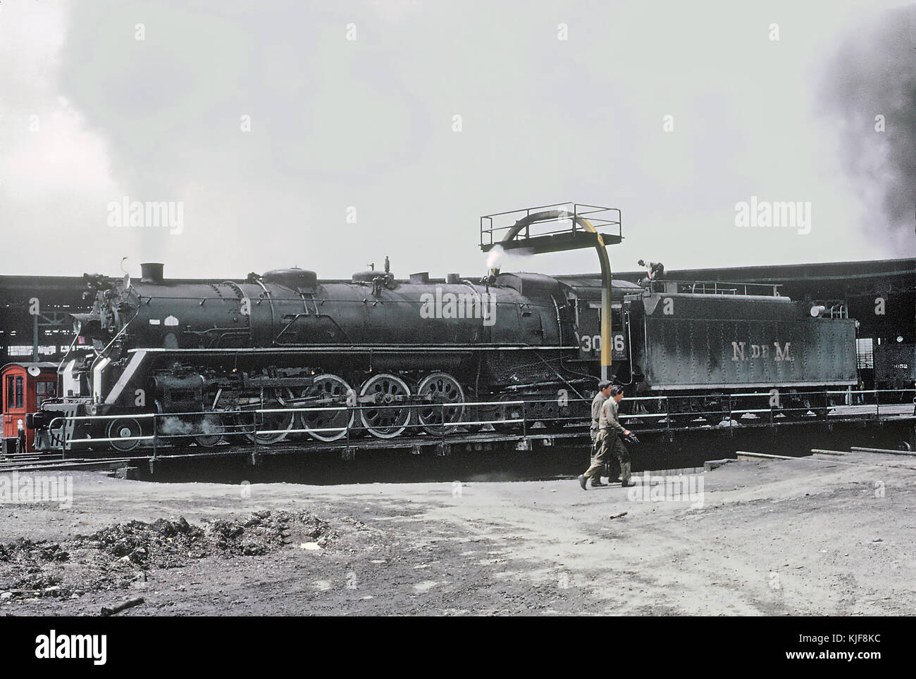 NdeM 4 8 4 Niagra 3036 on turntable at Valle de Mexico roundhouse ...