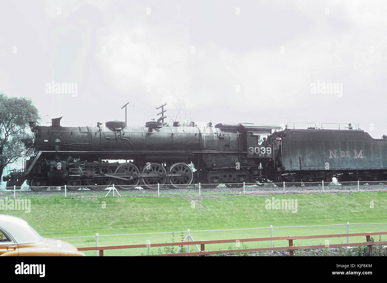 4° 10 north hi-res stock photography and images - Alamy