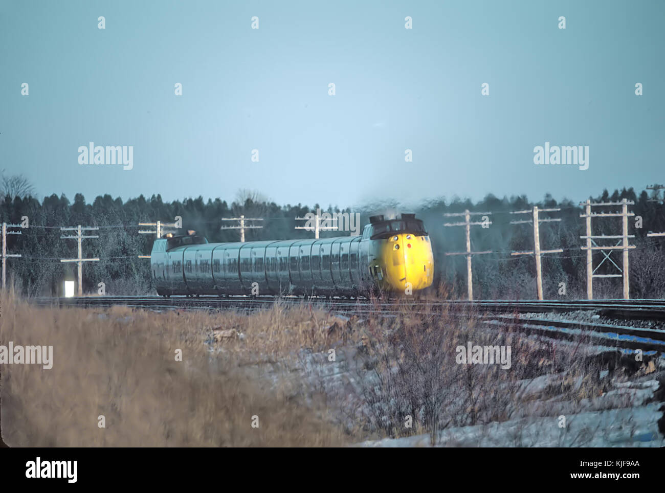 VIA United Aircraft Turbo Train in March 1980 2 Photos (34732990004 ...