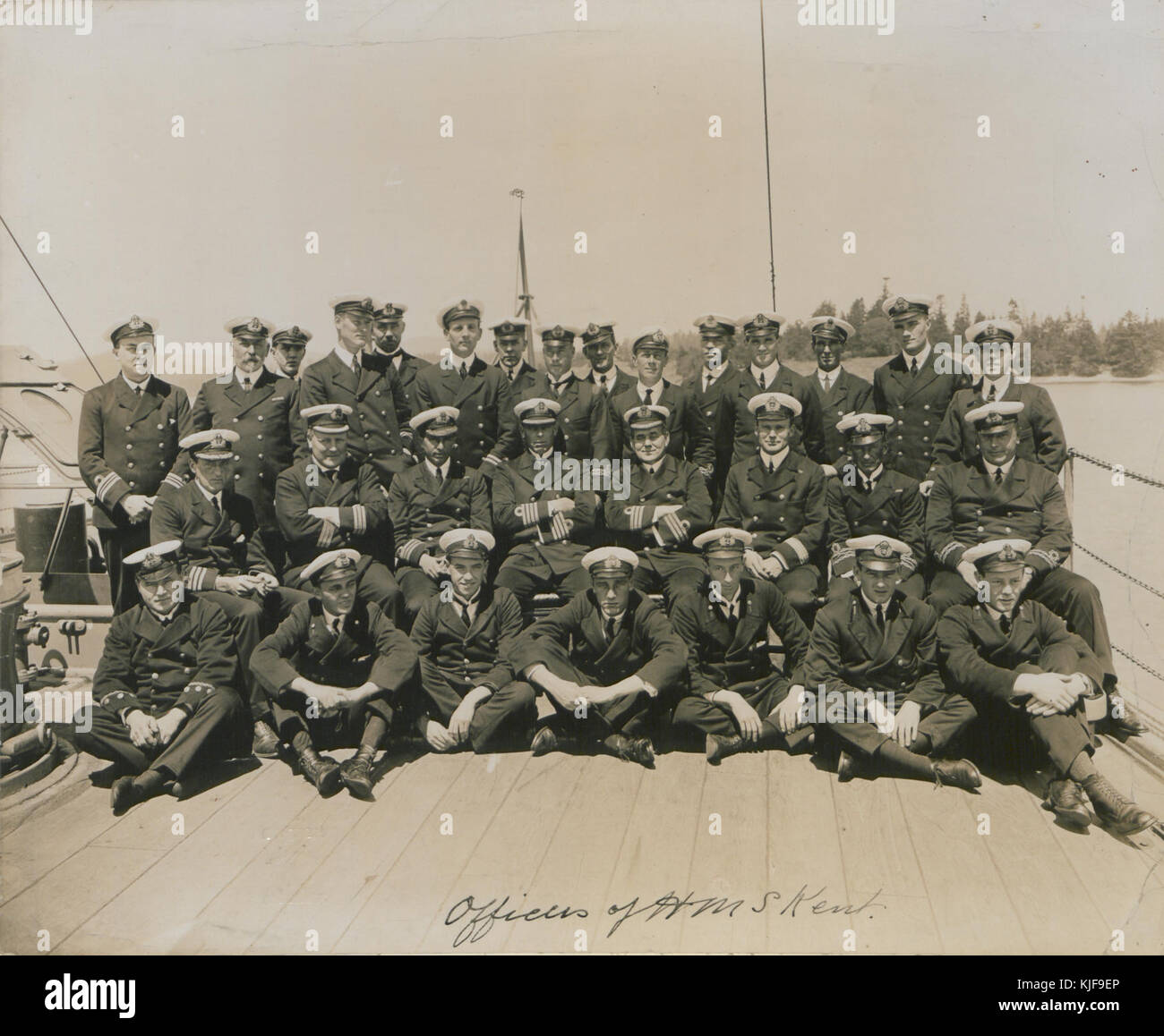 Royal navy ship crew hi-res stock photography and images - Alamy