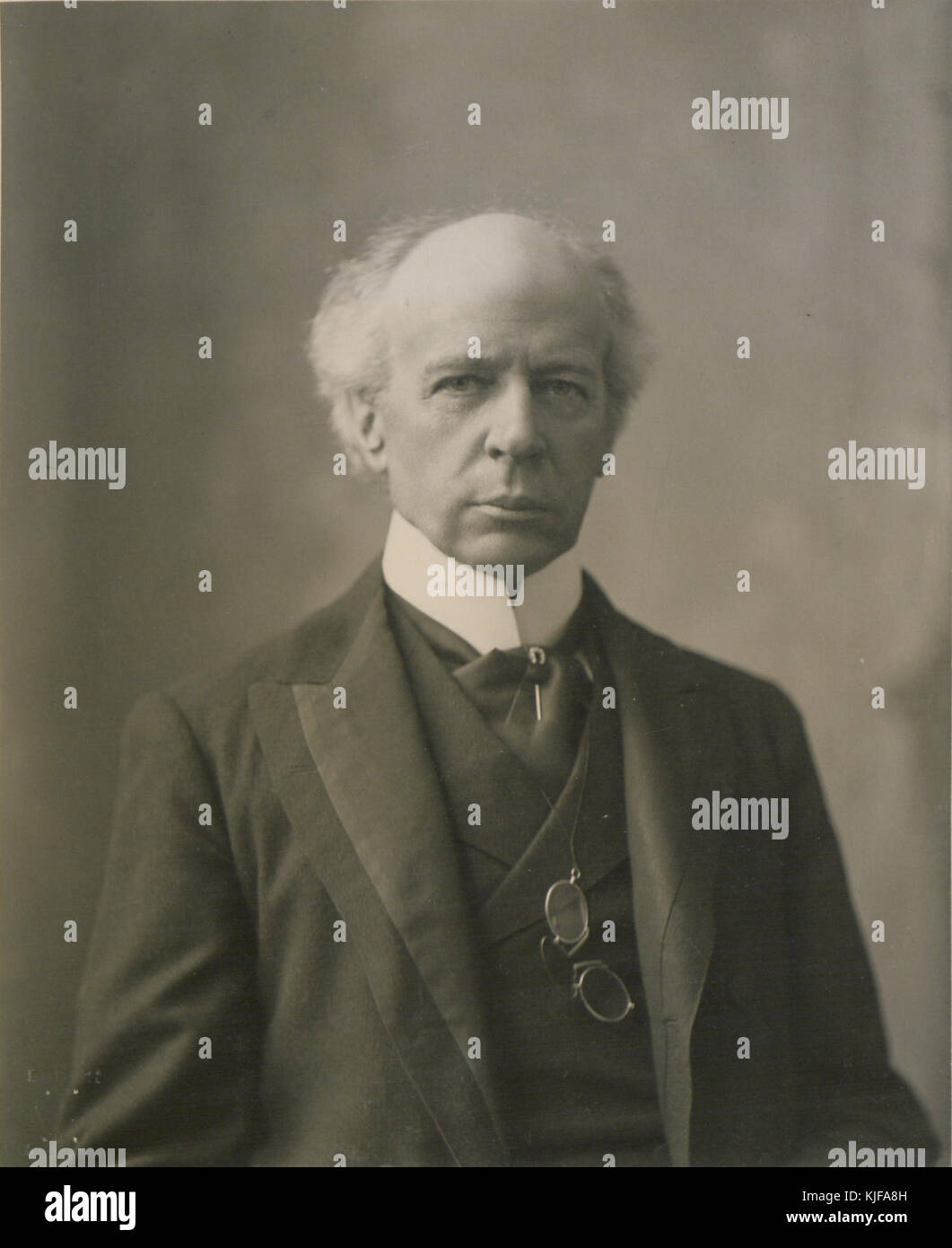 The Honourable Sir Wilfrid Laurier Photo C (HS85 10 16873 Stock Photo ...