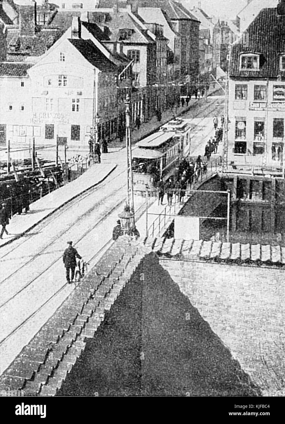 Urban scene vintage Black and White Stock Photos & Images - Alamy