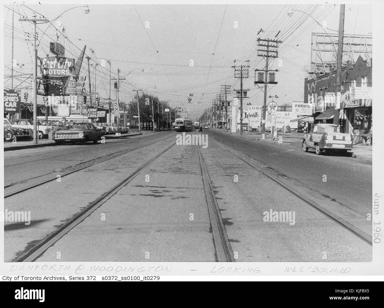 Danforth at Woodington looking west s0372 ss0100 it0279 Stock Photo - Alamy