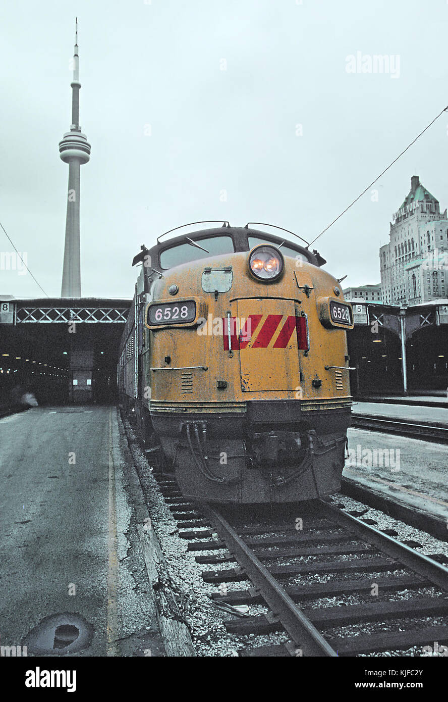 VIA 6528 Toronto, ON in October 1981 (31956861976 Stock Photo - Alamy