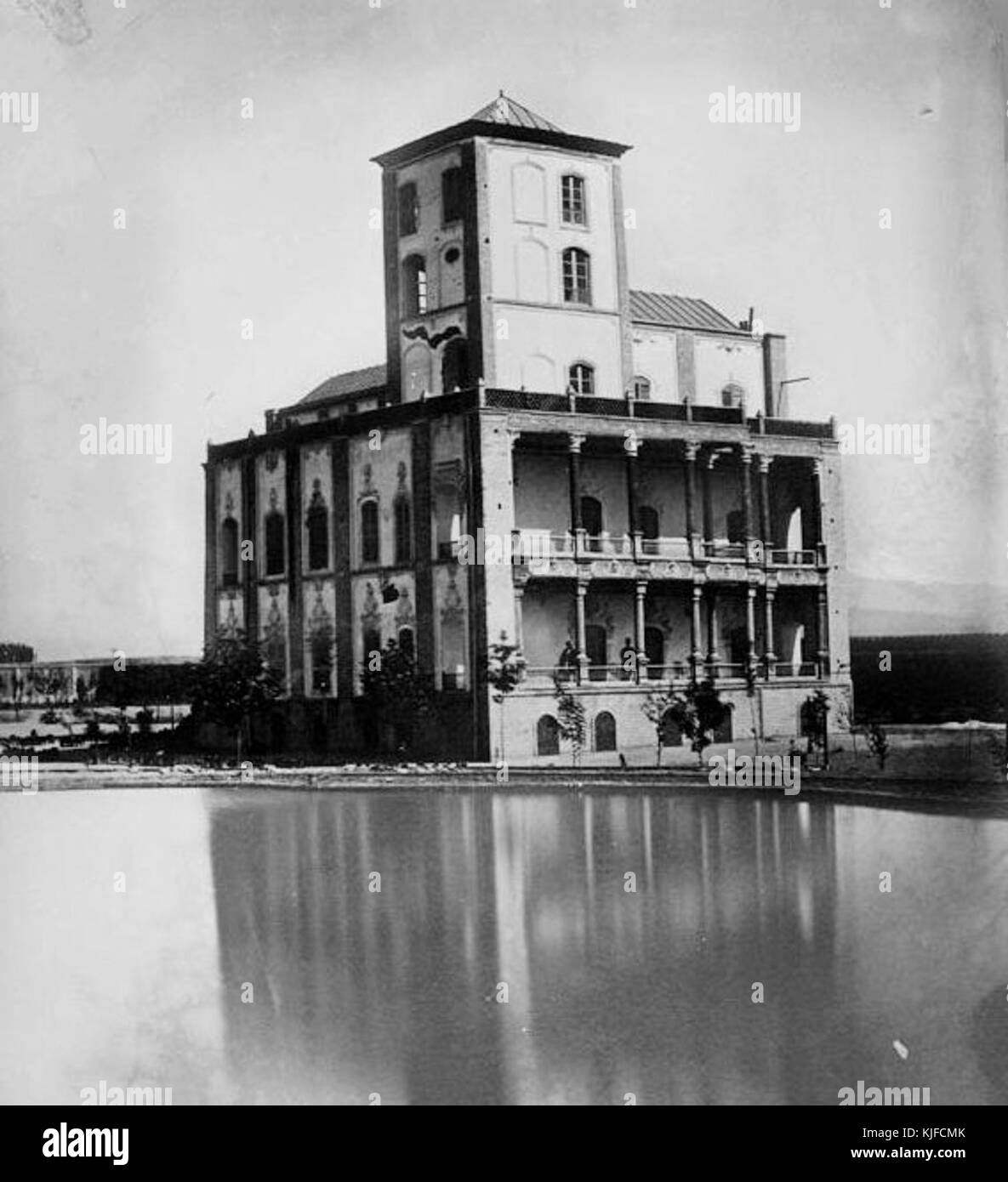 Iran construction Black and White Stock Photos & Images - Alamy