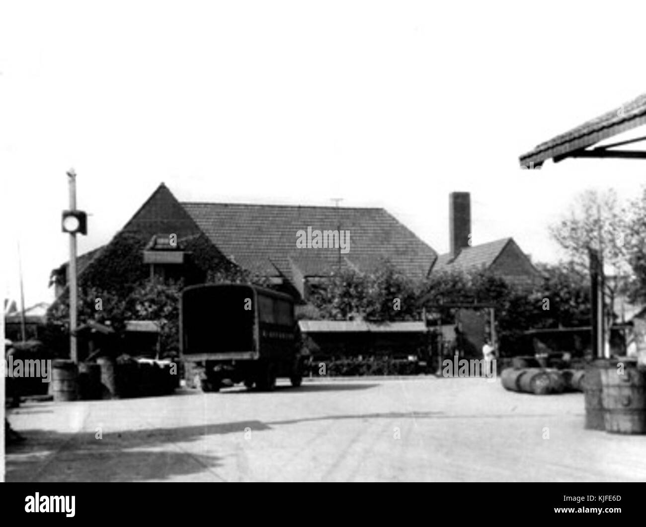 1950s factory illustration hi-res stock photography and images - Alamy