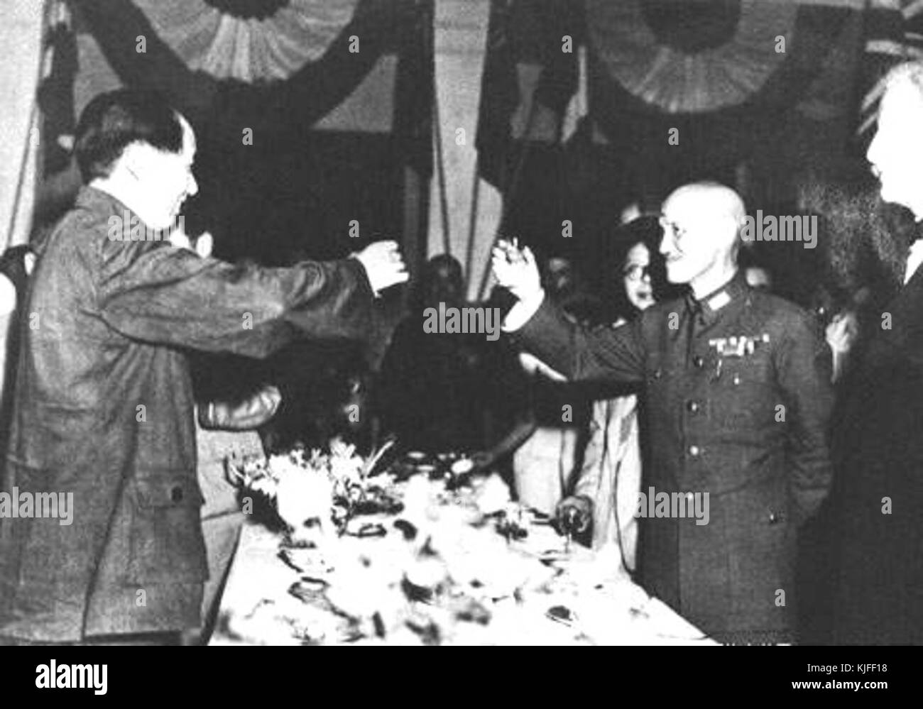 1945 Mao and Chiang Stock Photo - Alamy