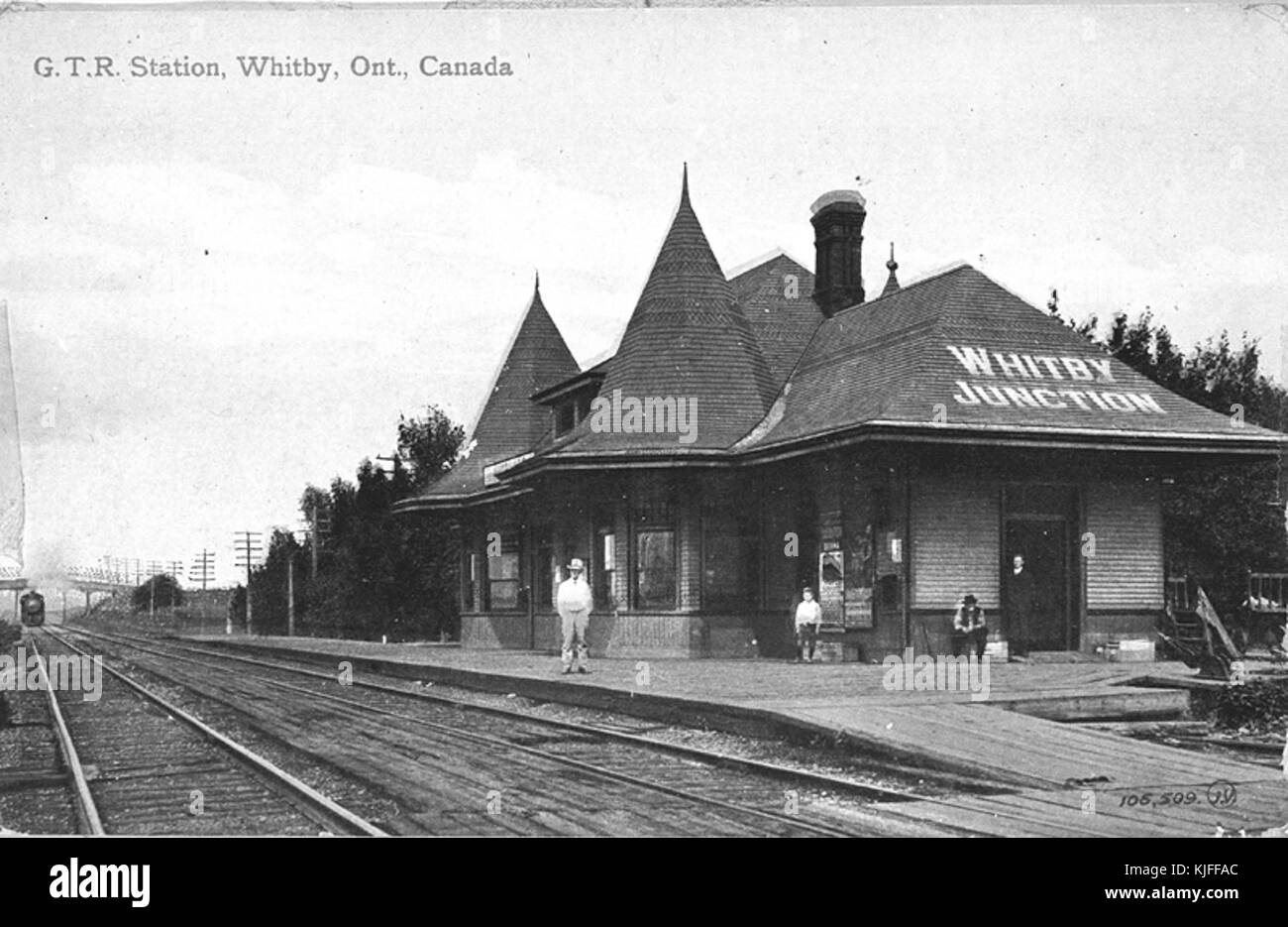 Whitby Junction Station 066793f Stock Photo - Alamy