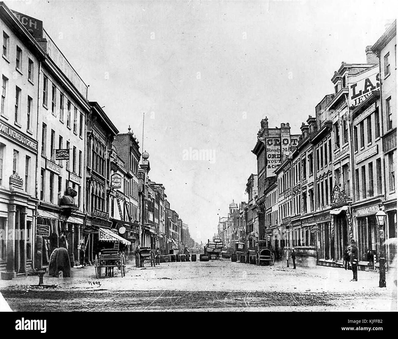 King Street at Yonge Street, looking east Stock Photo - Alamy