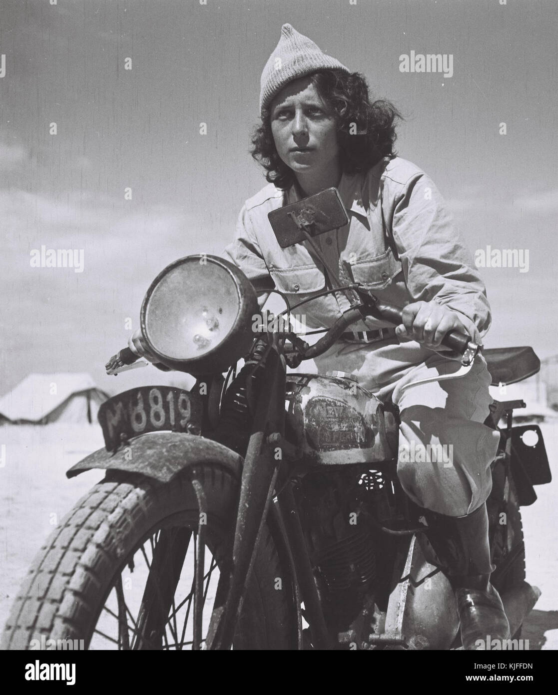 Dispatch rider hi-res stock photography and images - Alamy