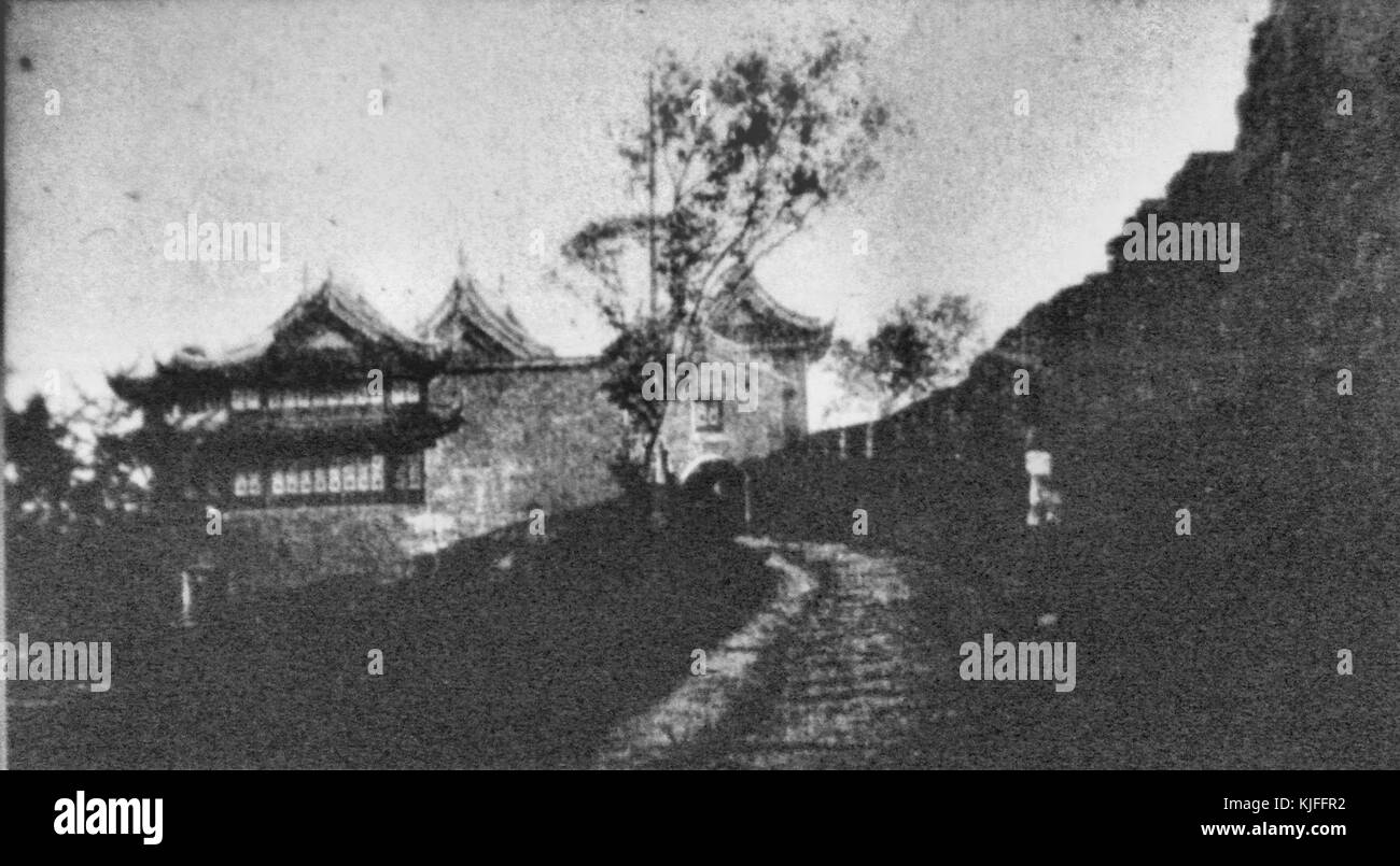 Shanghai walls of the Old City Stock Photo - Alamy