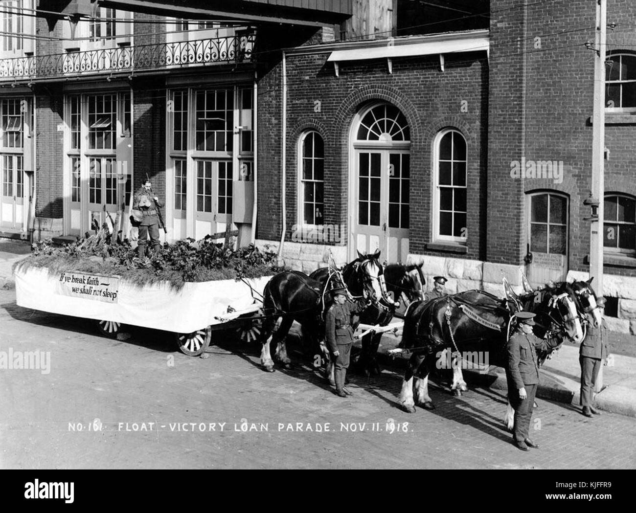 Victory parade float hi-res stock photography and images - Alamy