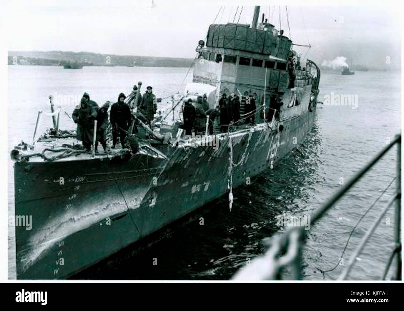 Storm ship damage hi-res stock photography and images - Alamy
