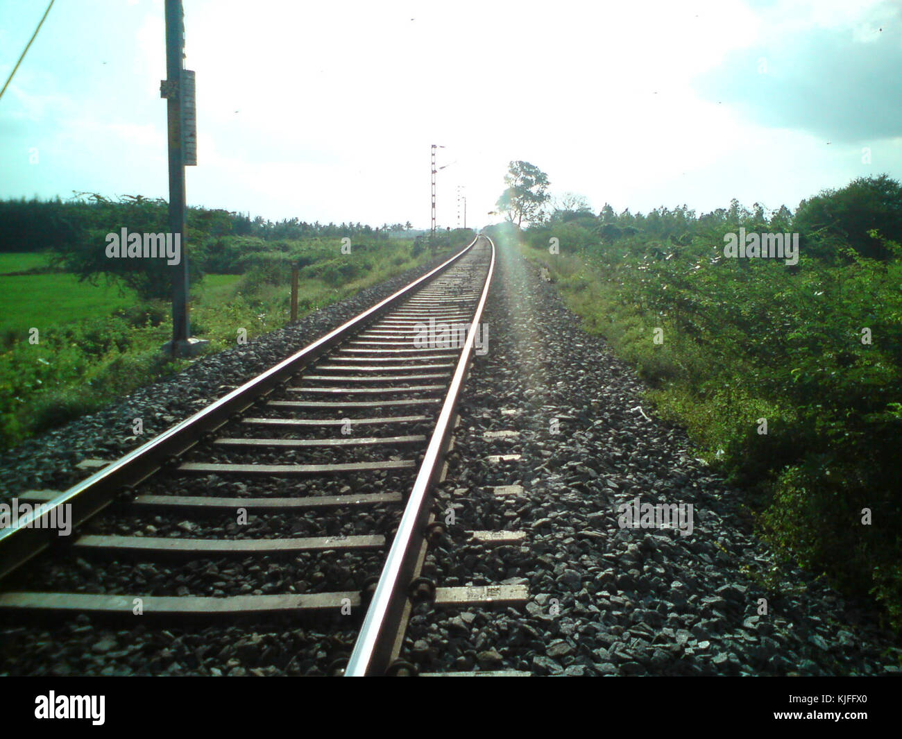 Rural railway station india hi-res stock photography and images - Alamy