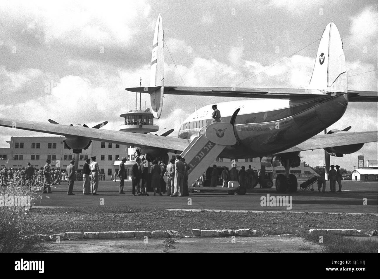 Lockheed constellation hi-res stock photography and images - Alamy