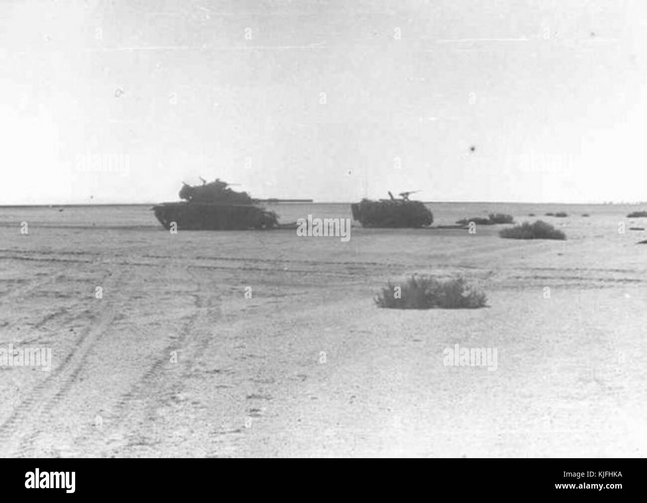 Israeli armor in sinai Stock Photo - Alamy
