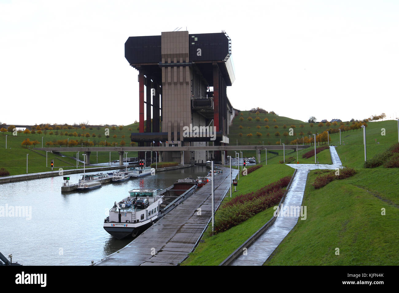Strepy-Thieu boat lift lies on a branch of the Canal du Centre in the ...