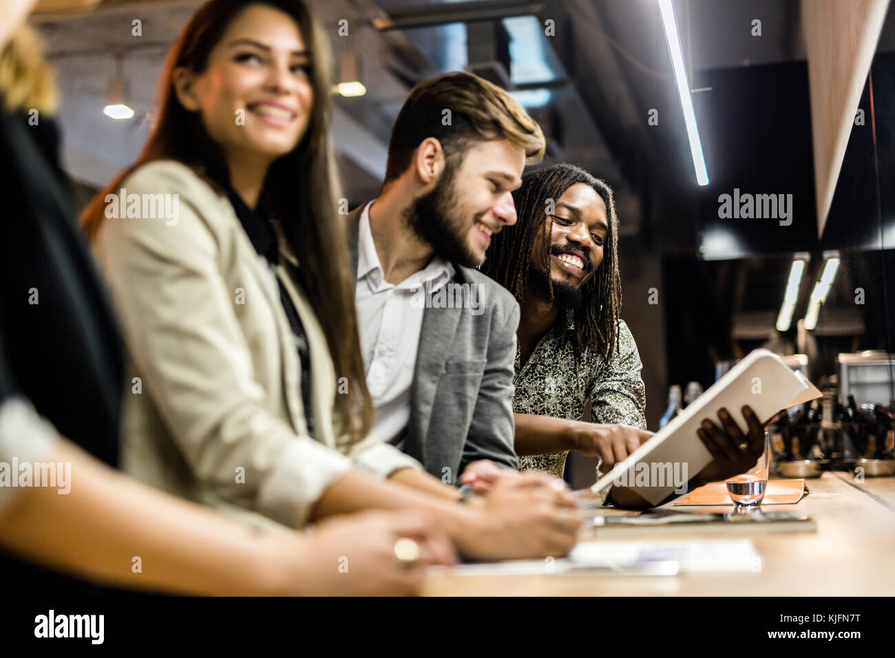 Group people pub talking hi-res stock photography and images - Alamy
