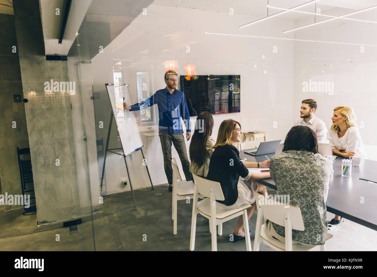 Team presentation corporate hi-res stock photography and images - Alamy