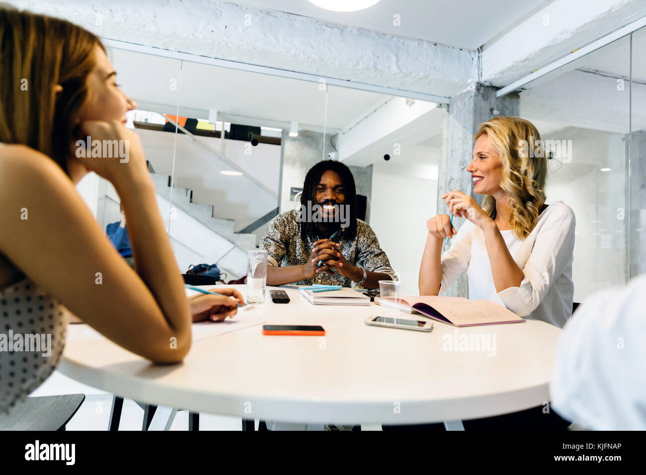Office sitting talking table hi-res stock photography and images - Alamy