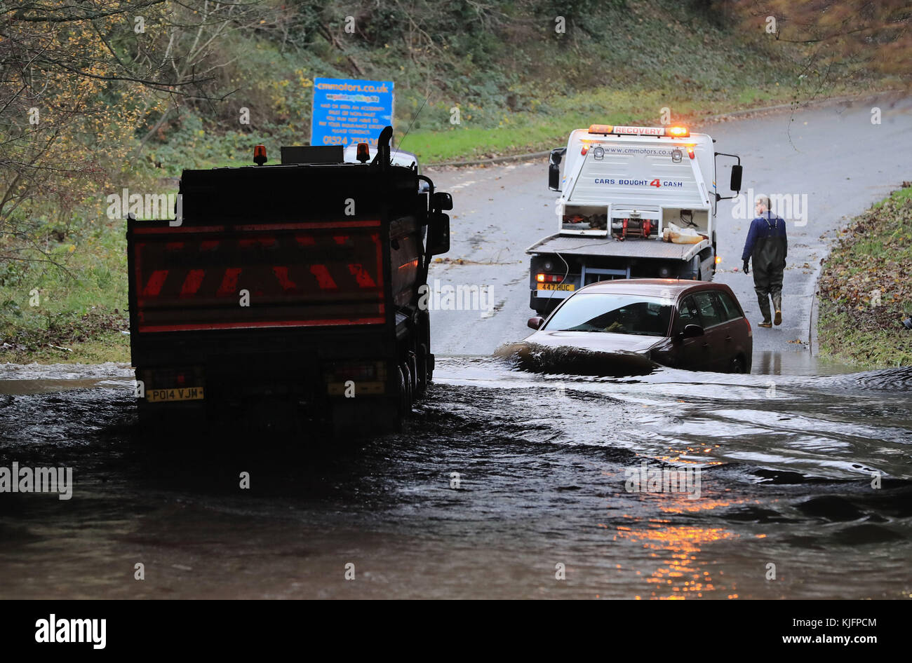 Lorry in the flood hi-res stock photography and images - Alamy