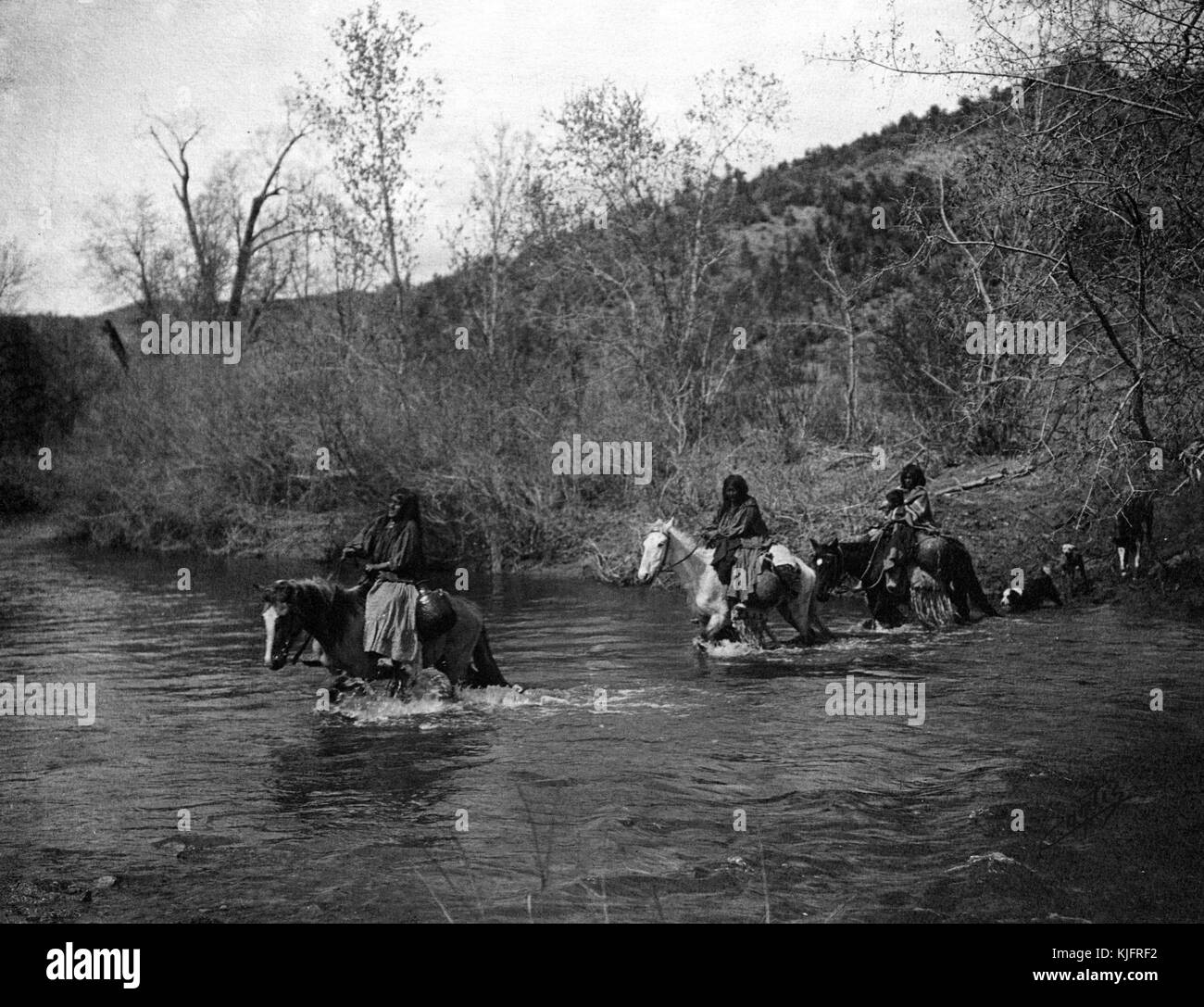 Native american indian woman horse hi-res stock photography and images ...