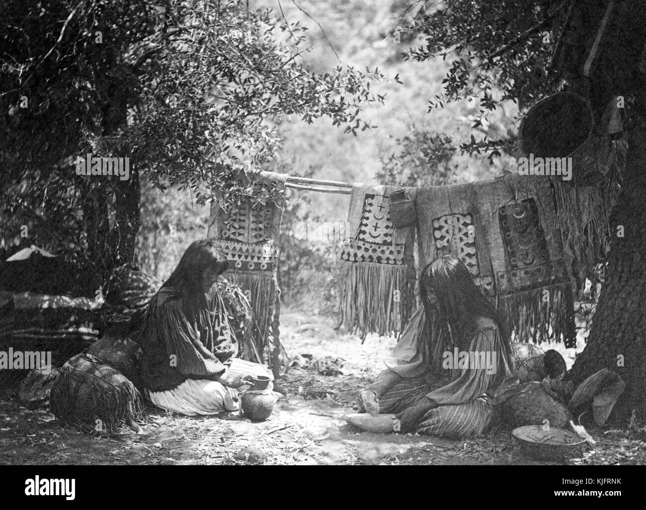 Apache female native american woman hi-res stock photography and images ...