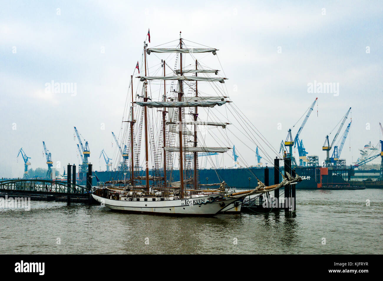 Gaff rig boat hi-res stock photography and images - Alamy