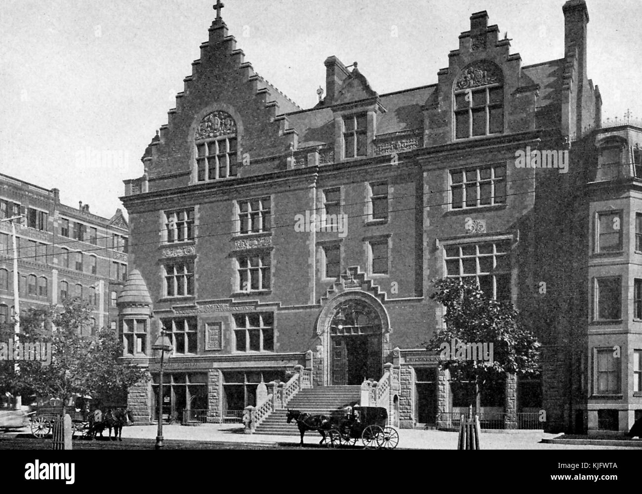 Building exterior ground front Black and White Stock Photos & Images ...