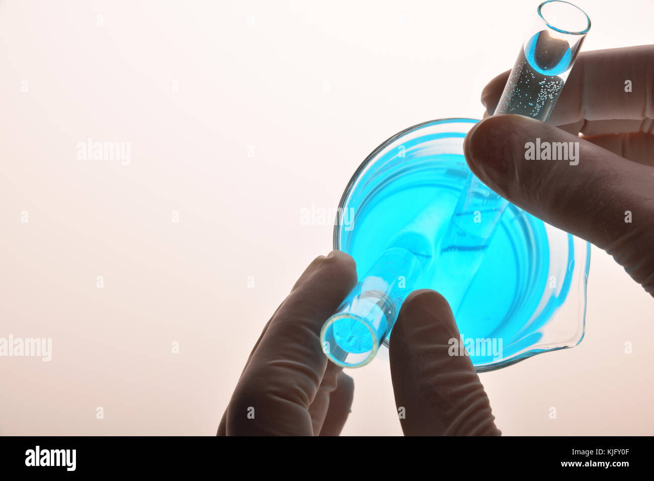 Scientist beaker measurement hi-res stock photography and images - Alamy