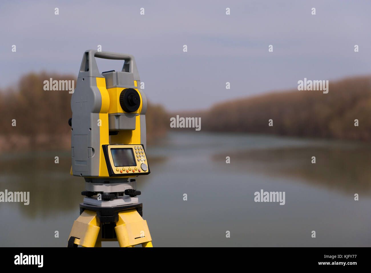 Survey tripod hi-res stock photography and images - Alamy