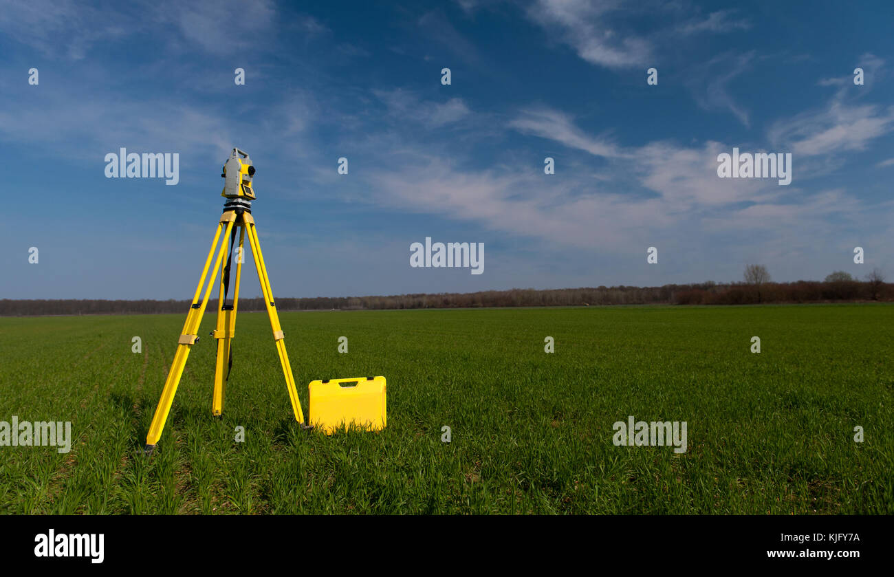 Theodolite survey hi-res stock photography and images - Alamy