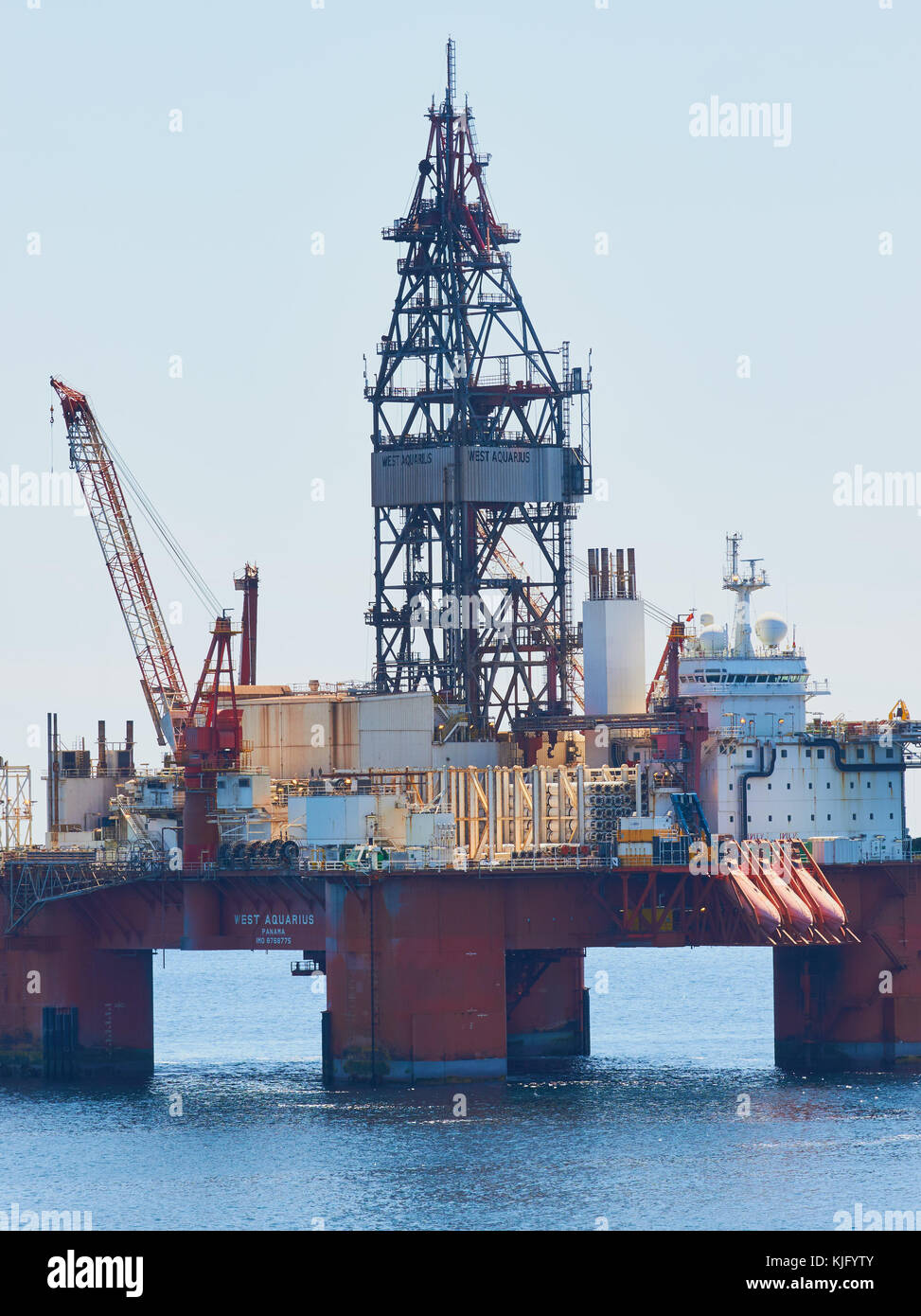Oil rig atlantic ocean hi-res stock photography and images - Alamy