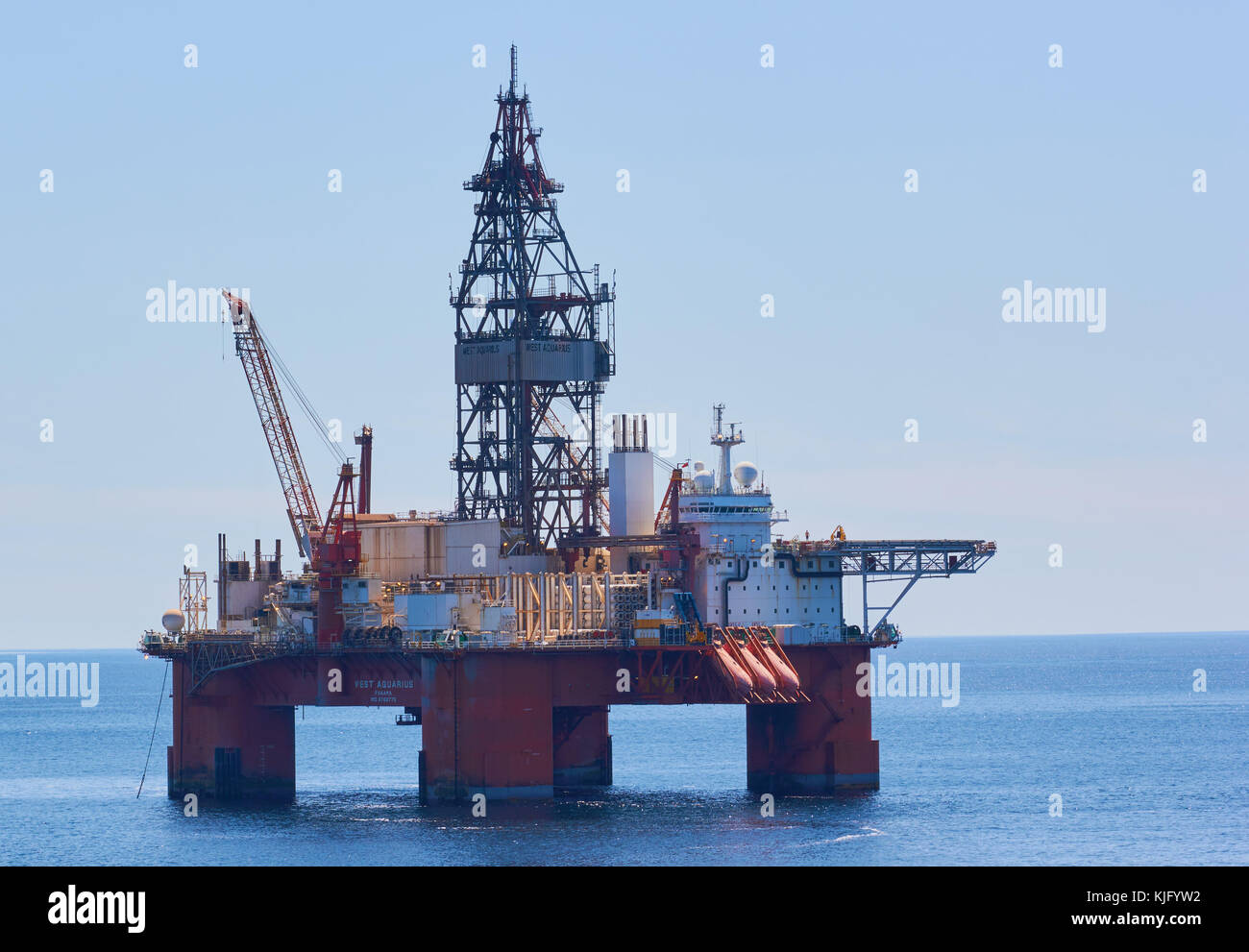 Semi submersible rig hi-res stock photography and images - Alamy