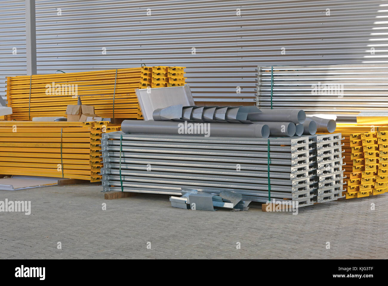 Flat racks hi-res stock photography and images - Alamy