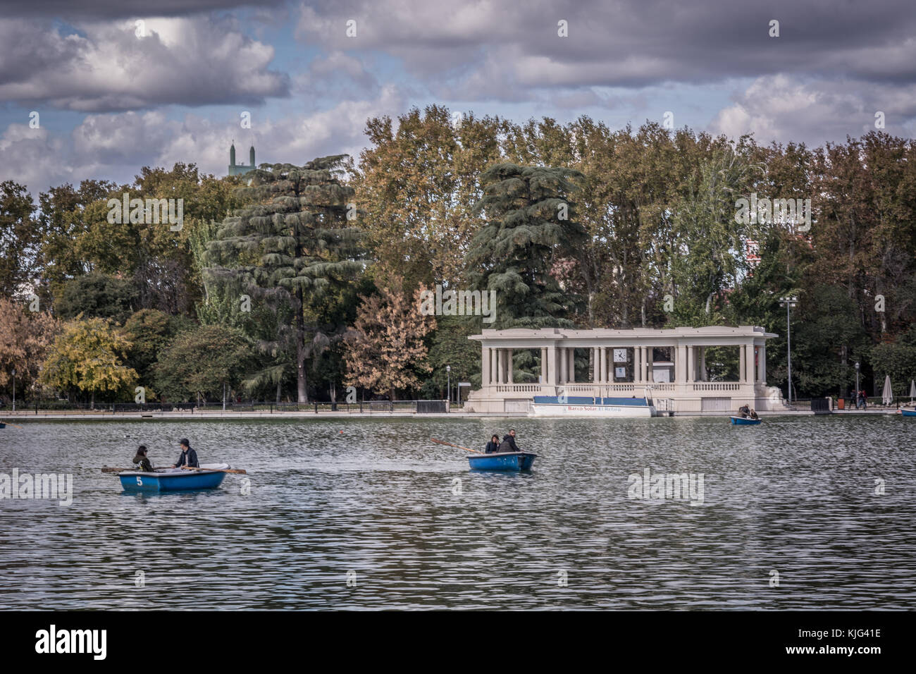 Boating Lake Retiro Park, Madrid, Spain Stock Photo - Alamy