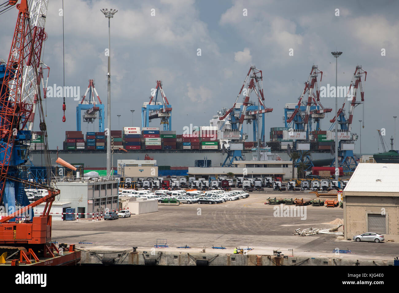 The Port of Ashdod in Israel with several large container handling ...