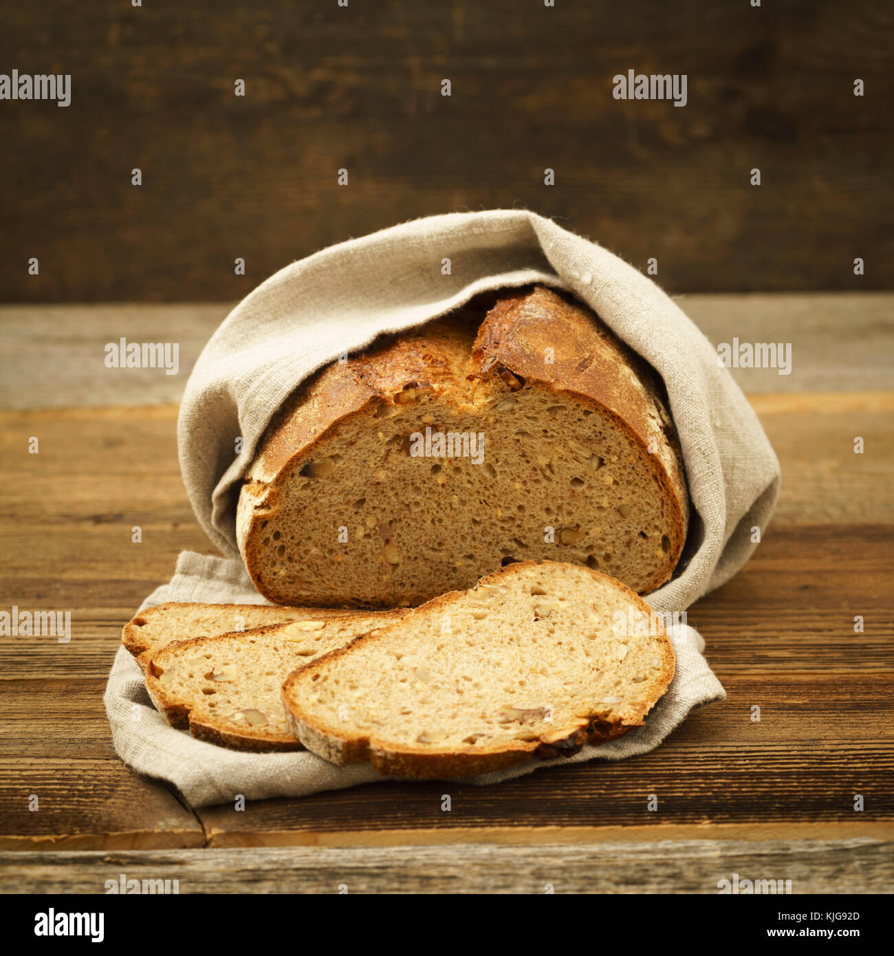 Sliced bread in linen cloth Stock Photo - Alamy