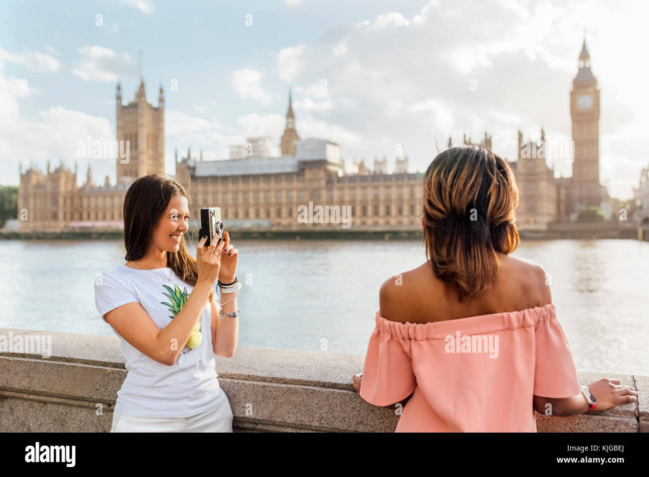 20 years old fun london hi-res stock photography and images - Alamy