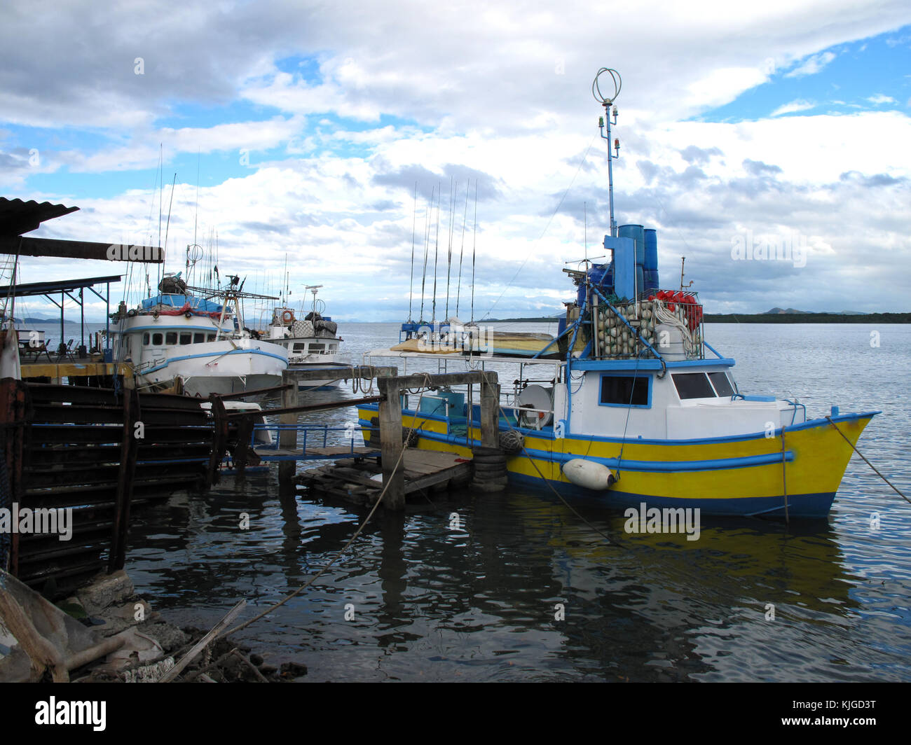 Small harbour caribbean hi-res stock photography and images - Alamy