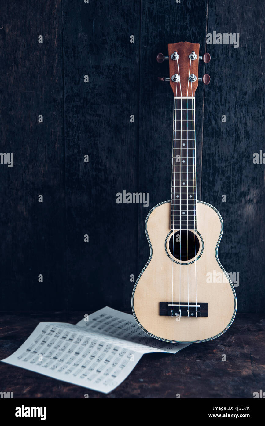 Chord chart hi-res stock photography and images - Alamy