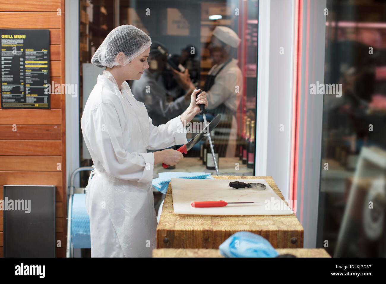 Sharpening knife hi-res stock photography and images - Alamy