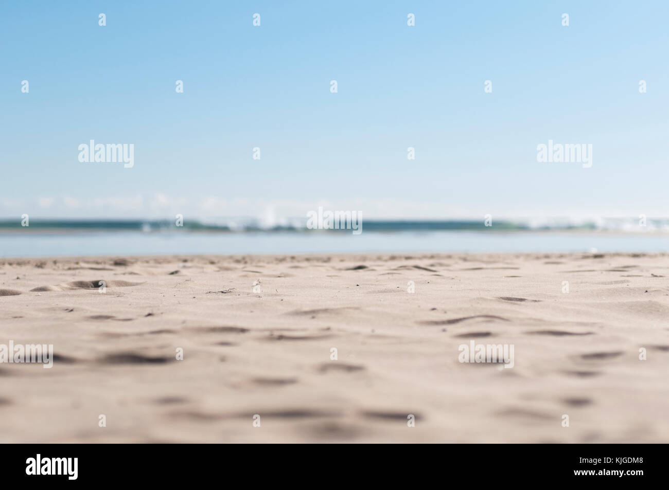 Clear lonely beach hi-res stock photography and images - Alamy
